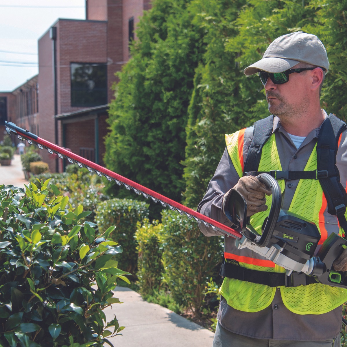 Greenworks 82V 26″ Dedicated Hedge Trimmer - 2207507AU | B.W. Machinery